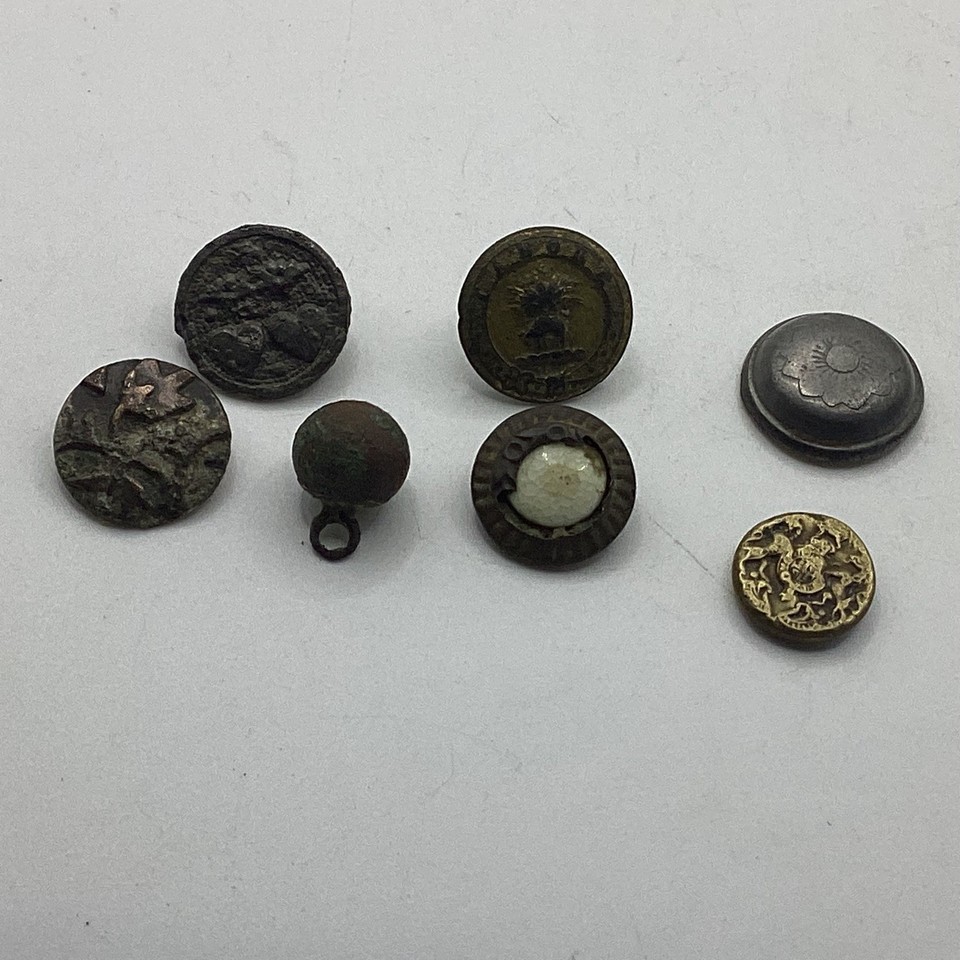 Vintage Buttons Nice Collection of Buttons Job Lot Metal Detecting find ...