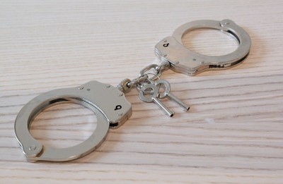 Double Locking Standard Size Handcuffs Pro Grade Includes 2 Keys | eBay