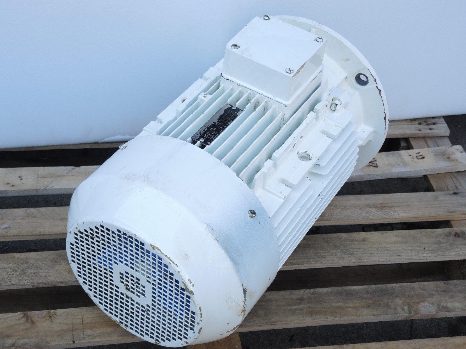 AEG AM160 LZ4A Q4 3-Phase AC Motor 15 KW / 17 KW at 50 Hz / 60 Hz | eBay