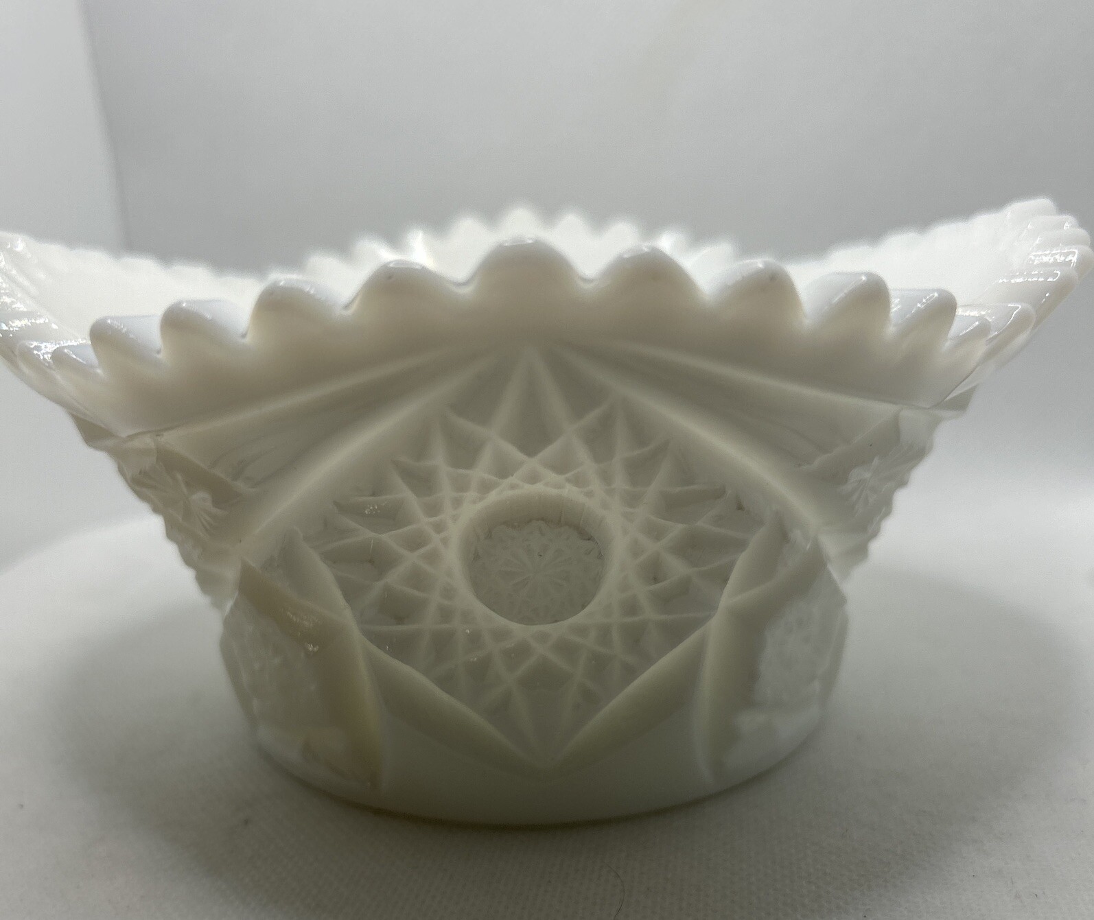 VTG VALTEC White Milk Glass Candy Dish Ect LE Smith Sawtooth Around Top ...