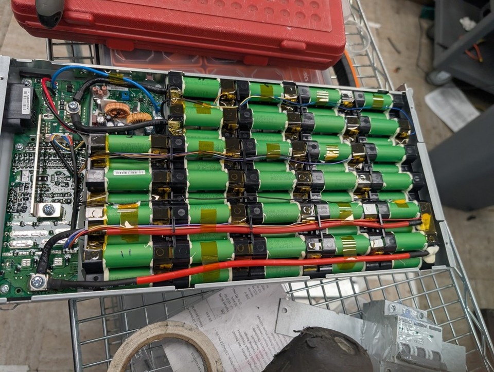 APCRBC173-LI APC Schneider Electric Lithium Battery Pack for Smart UPS ...