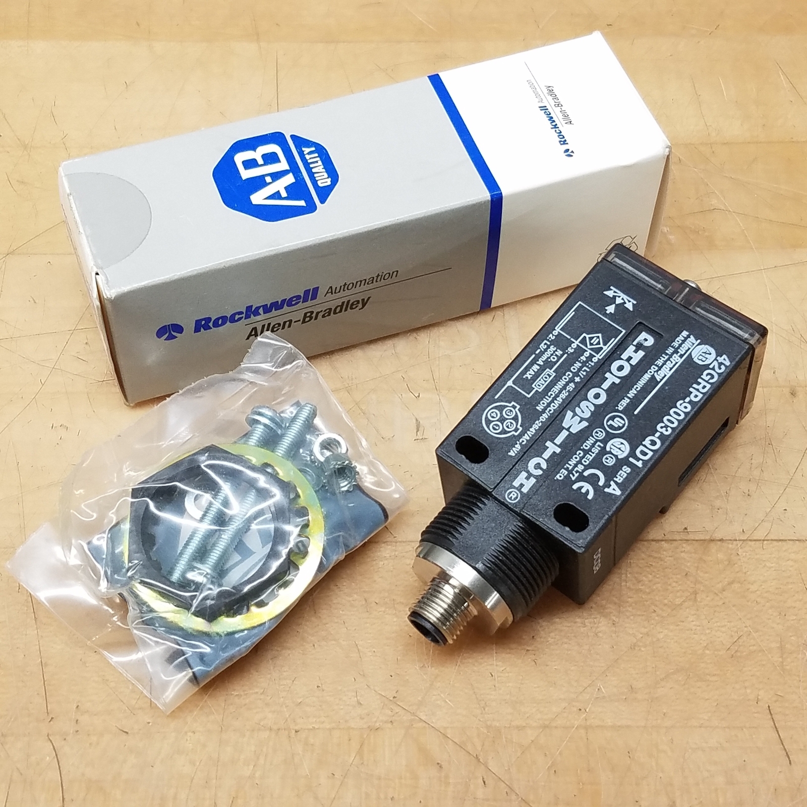 Allen-Bradley 9000 Series Photoswitch 70-264V AC/DC Photoelectric ...