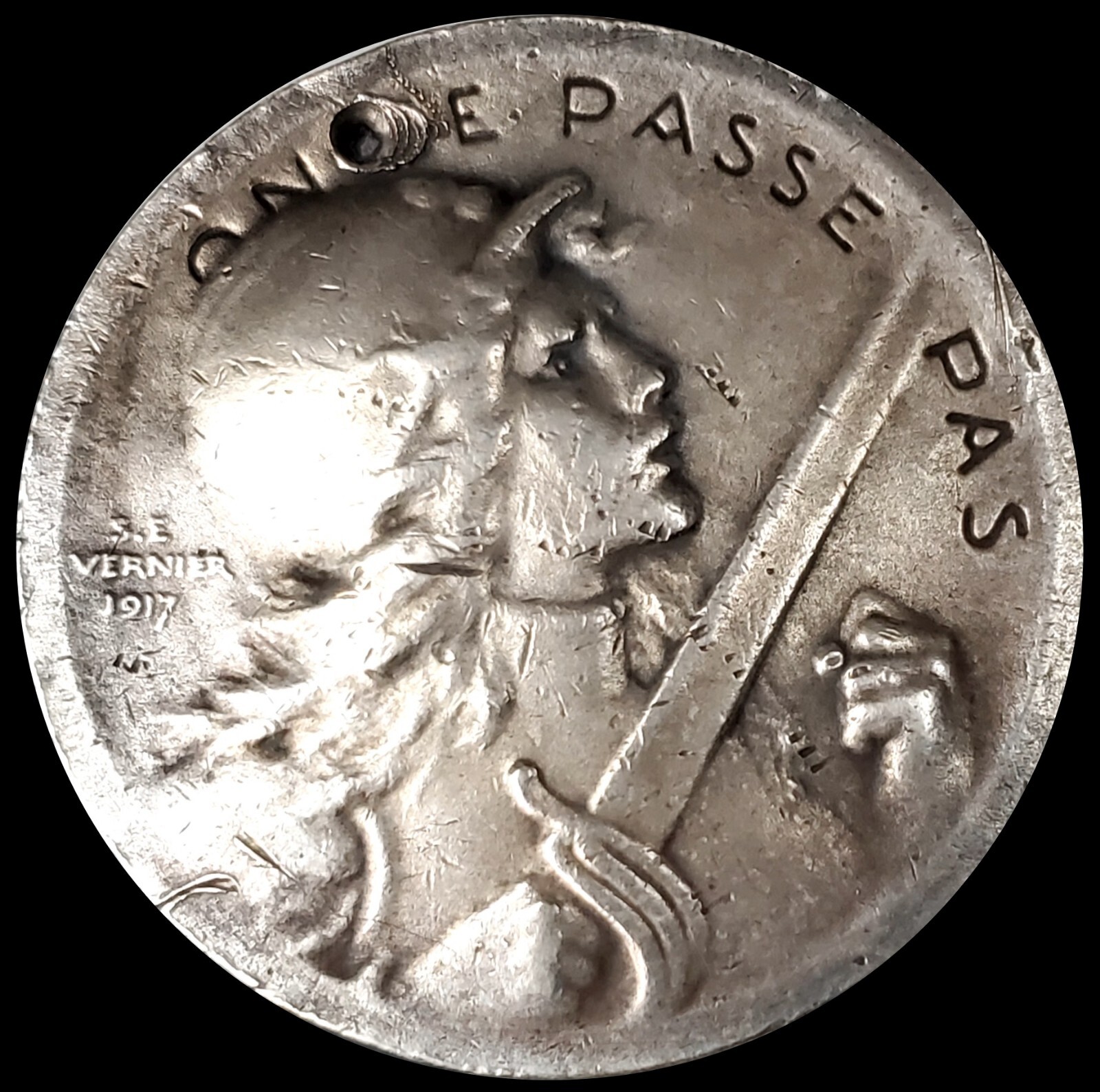 1916 - 1917 WW1 French Verdun Medal 37mm On Ne Passe Pas By S.E ...