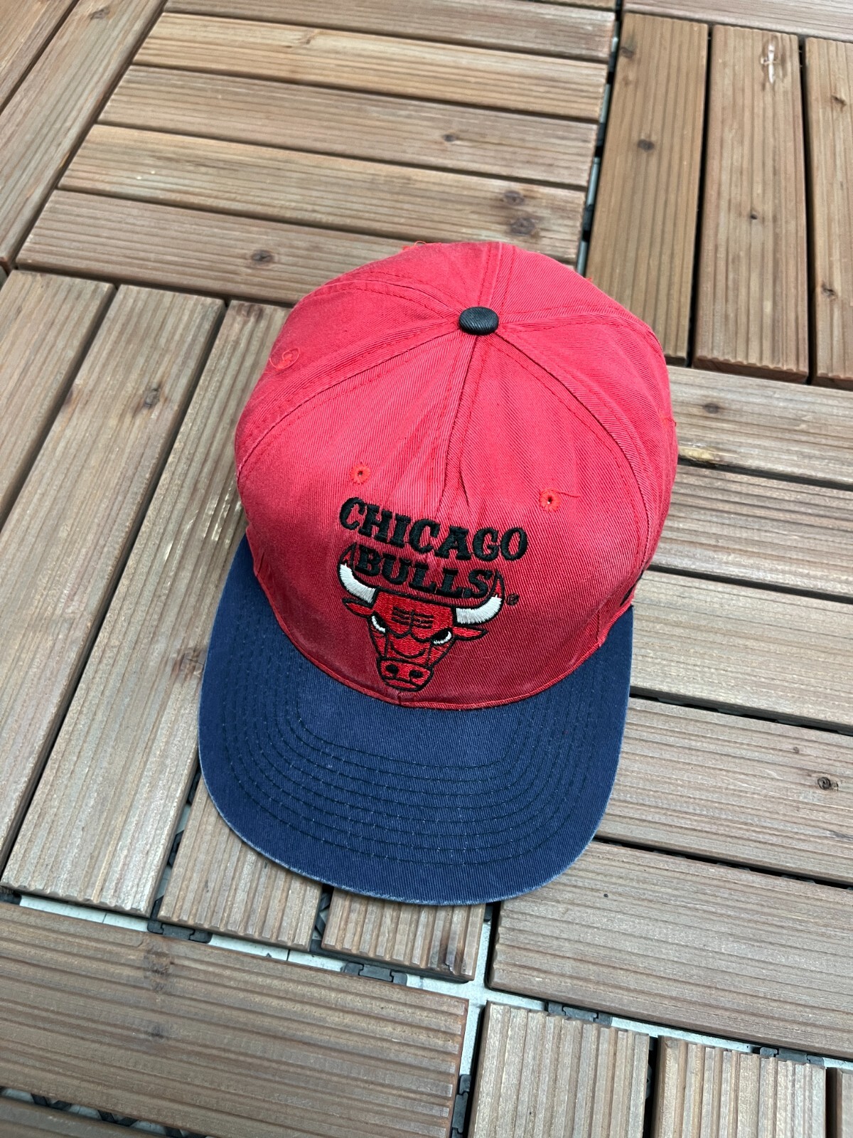 Chicago Bulls Embroidered Vintage Snap Back Hat Cap N… - Gem