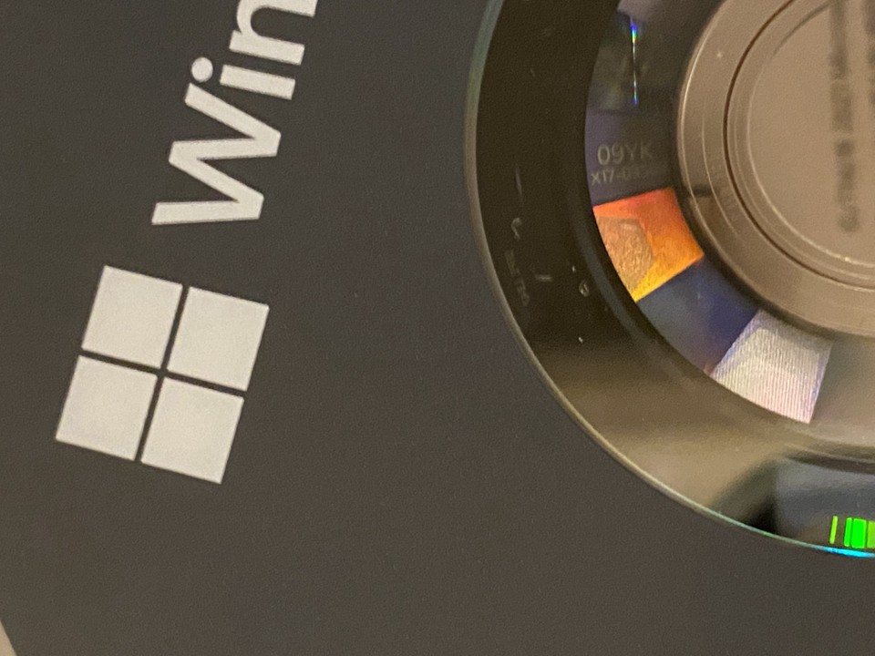 Microsoft Windows 11 Pro DVD-rom w License Key and complimentary USB ...