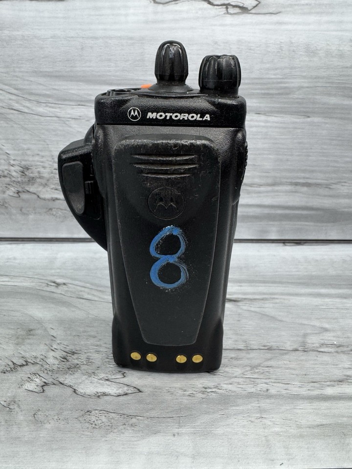 Motorola HT750 UHF 403-470 MHz 4CH 4W Two Way Radio AAH25RDC9AA2AN | eBay