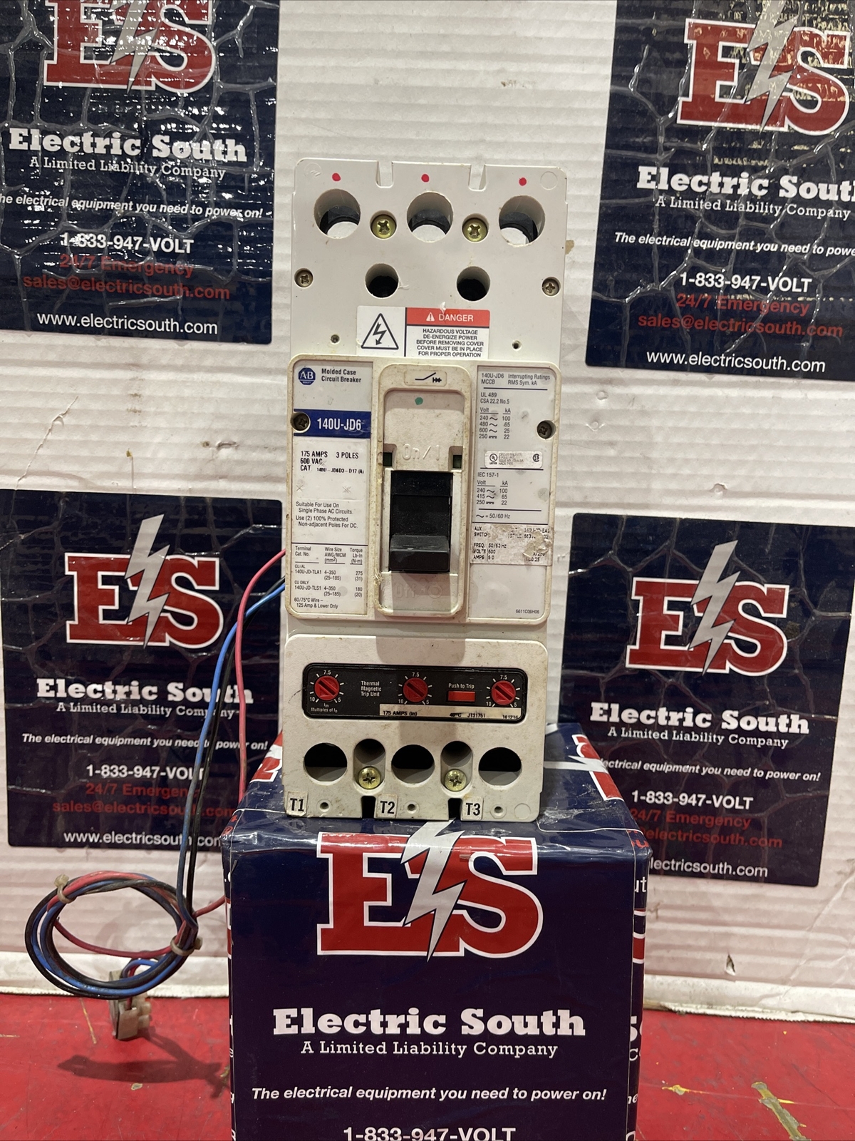 Allen Bradley 140U-JD6D3-D17 (A) 175 Amp Circuit Breaker 600V W/ Aux ...