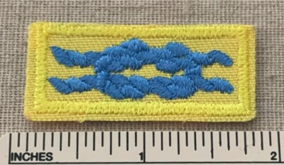 NOS Boy Cub Scout CUBMASTER Award Square Knot Badge PATCH Yellow Blue ...