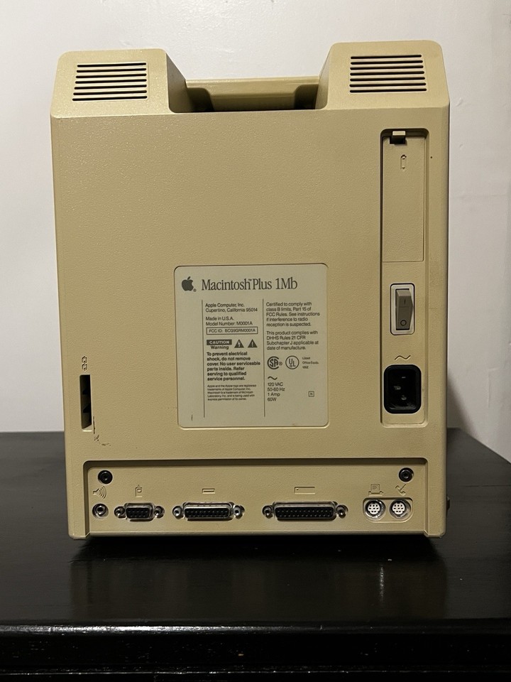 Vintage Macintosh Plus 1MB Apple Computer Model M0001A Working with ...