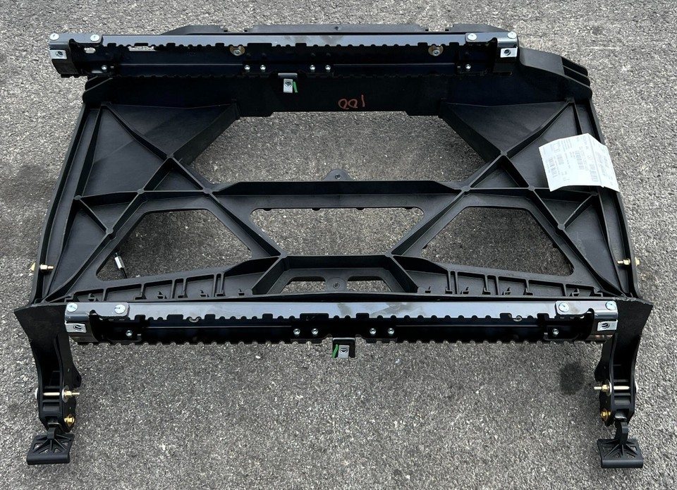 N82-6105-100 Genuine Paccar Service Structure Step OEM - New | eBay