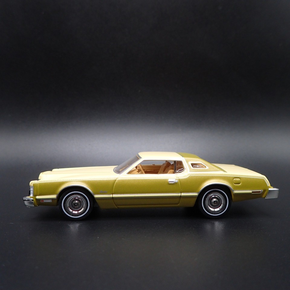 1976 76 FORD THUNDERBIRD RARE 1:64 SCALE COLLECTIBLE DIORAMA DIECAST ...