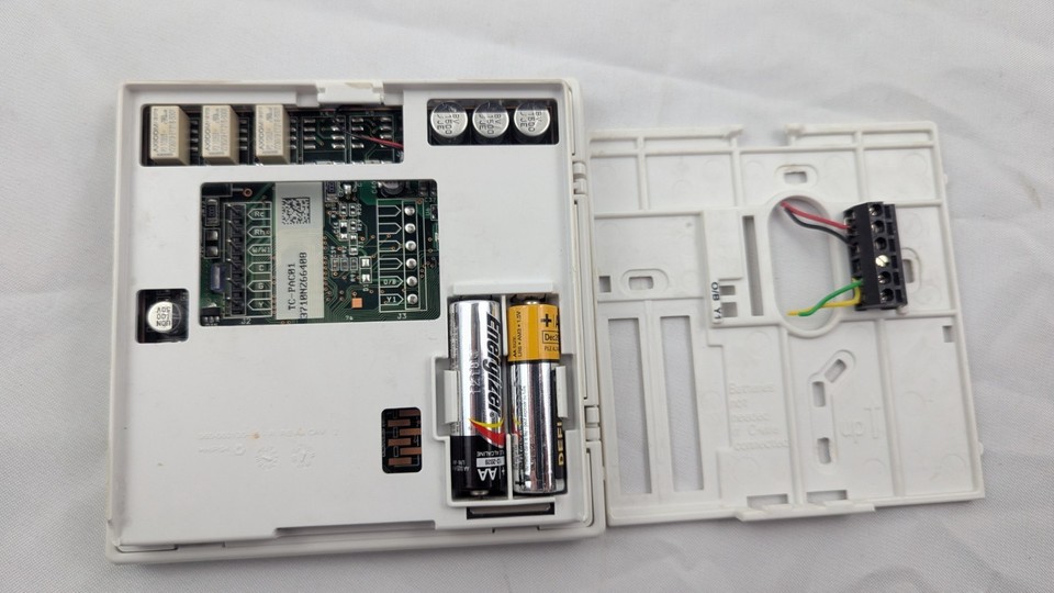 Carrier TC-PAC01 Comfort Programmable Touch-N-Go Thermostat | eBay