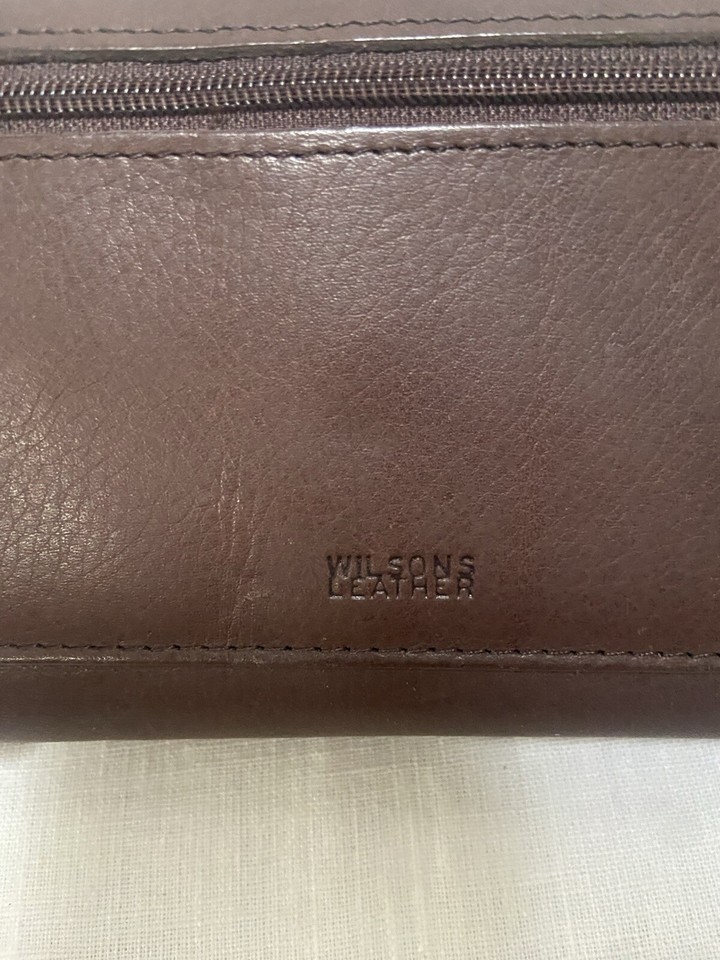 Wilsons Wms Leather Wallet Trifold Brown Pen ID CC Check Book Slots ...