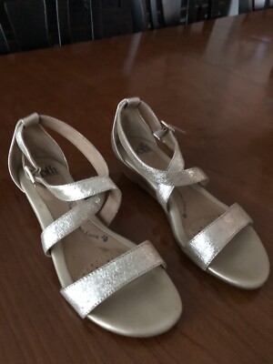 Sofft Innis Platinum Platino Sandle Size 7.5 Wide | eBay