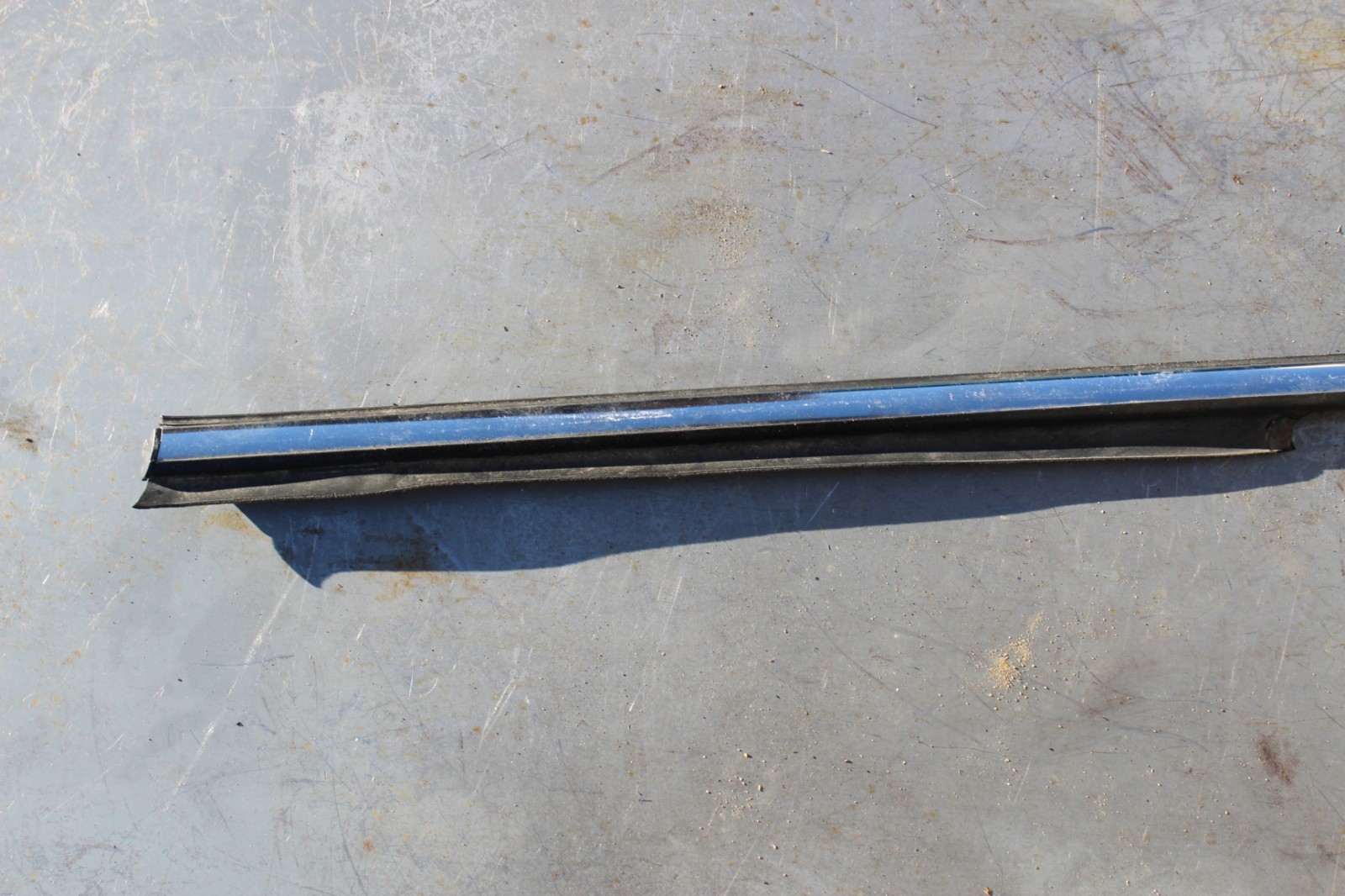 2002 - 2008 MINI COOPER REAR RIGHT OUTER WEATHERSTRIP STRIP DOOR K7019 ...