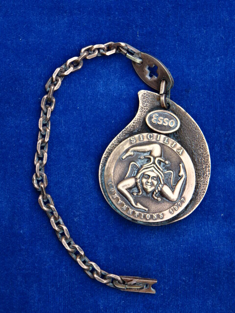 MIGNON Cute RARE +++ TOP +++ PORTE-CLES Key ring - ESSO SICILIA ...