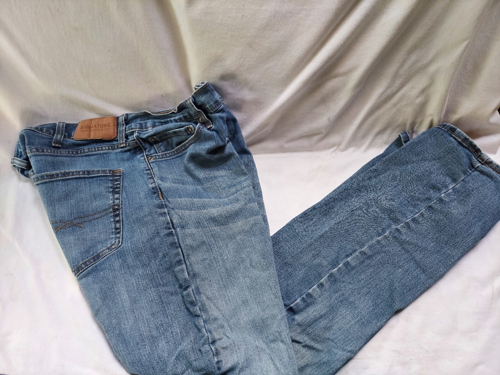 Mens Levis Signature S51 Straight. Blue Denim. 38x32. - Gem