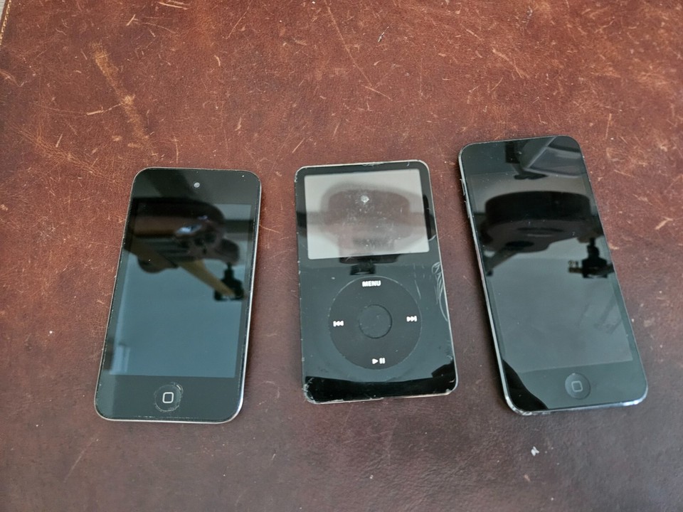 (3)- Apple iPod touch Silver Chrome Black 8gb-16gb-32gb For Parts Only ...