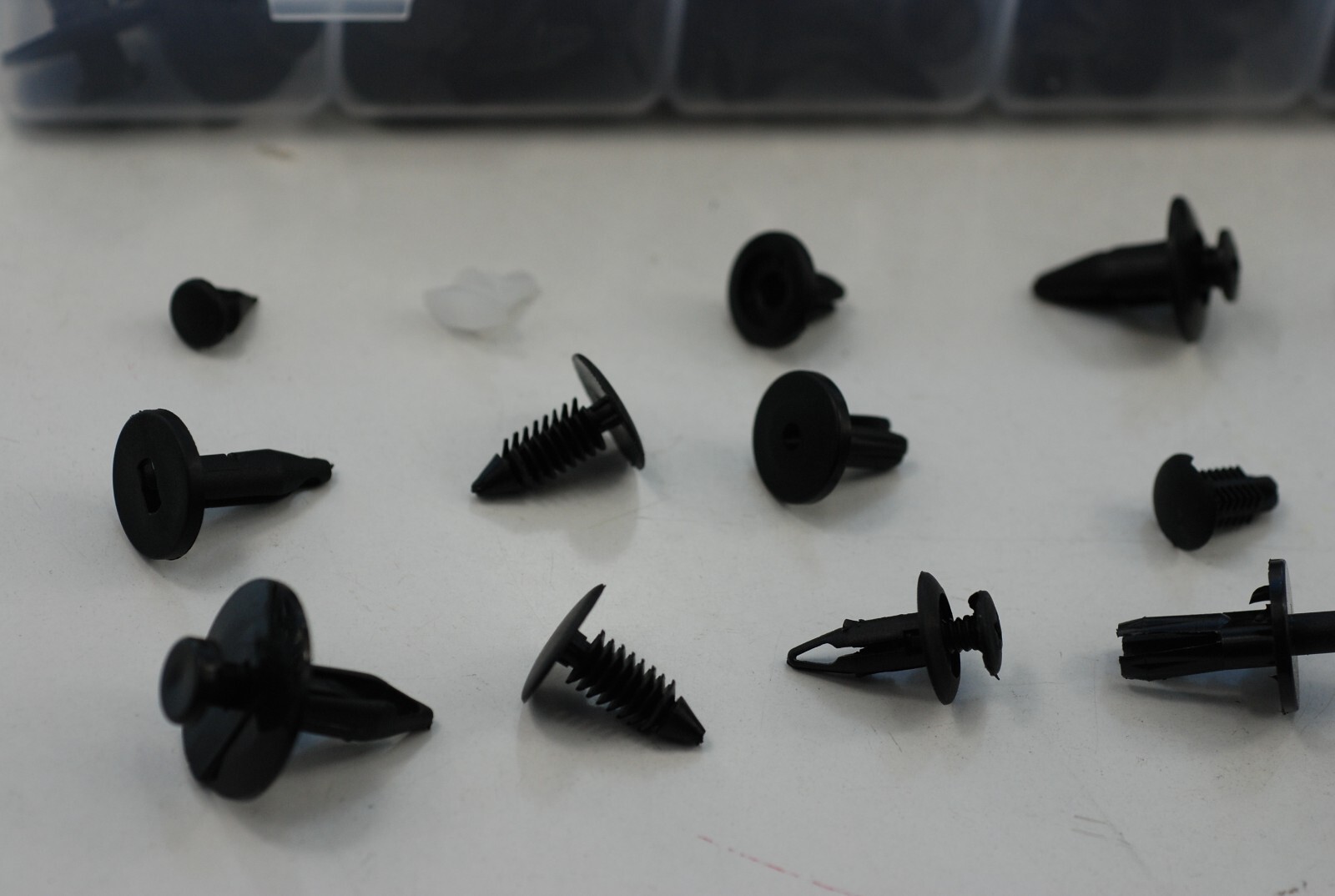 466 pcs Plastic Car Body Push Pin Rivet Fasteners Trim Moulding Clip ...