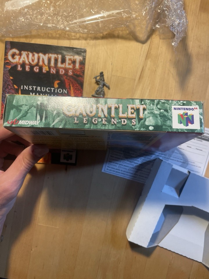 Gauntlet legends N64 - Walmart Exclusive Variant Figure w Figurine CIB ...