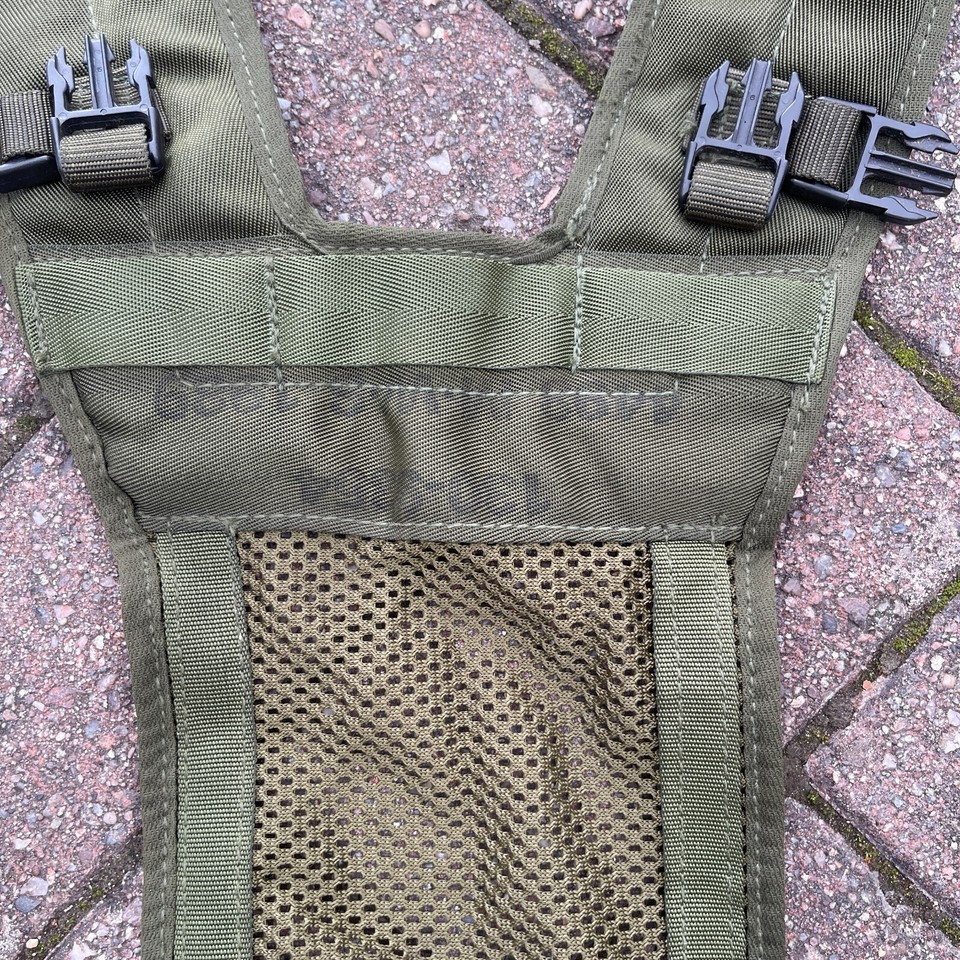 BRITISH ARMY SURPLUS ISSUE 90 Patt. PLCE DAYSACK WEBBING YOKE OLIVE ...