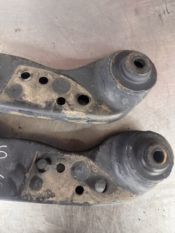2006 NISSAN 350Z RIGHT PASSENGER REAR SUBFRAME CROSSMEMBER STAY BRACE ...