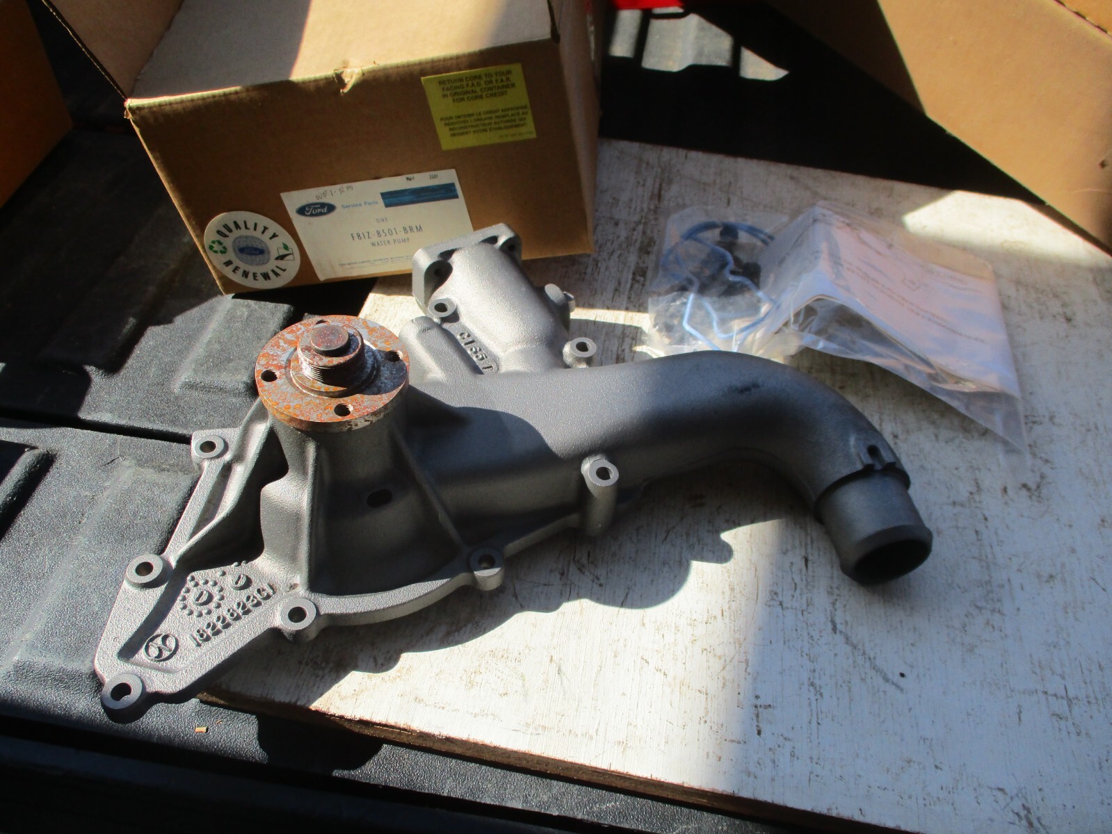 Genuine Ford F81z-8501-brm Water Pump 7.3l F250 F350 Diesel for sale ...