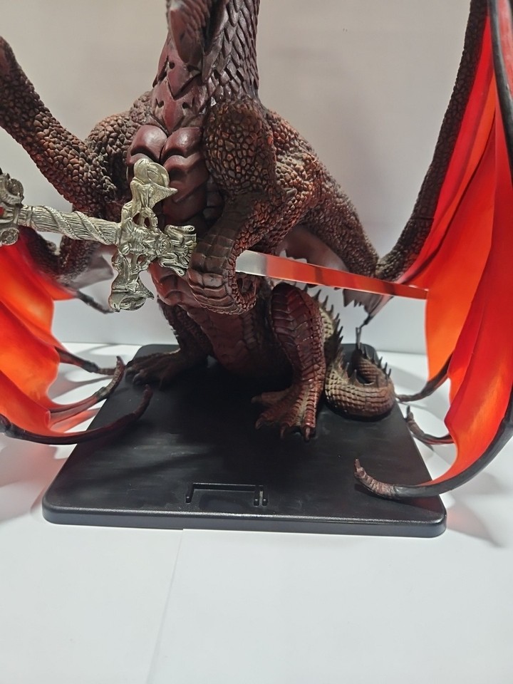 Dungeons & Dragons Icons Colossal Red Dragon Figure Limited Edition ...
