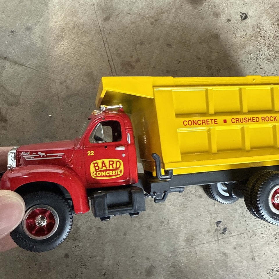 FIRST GEAR MACK MODEL HEAVY DUTY Bard Concrete DUMP TRUCK 1/34 YELLOW ...