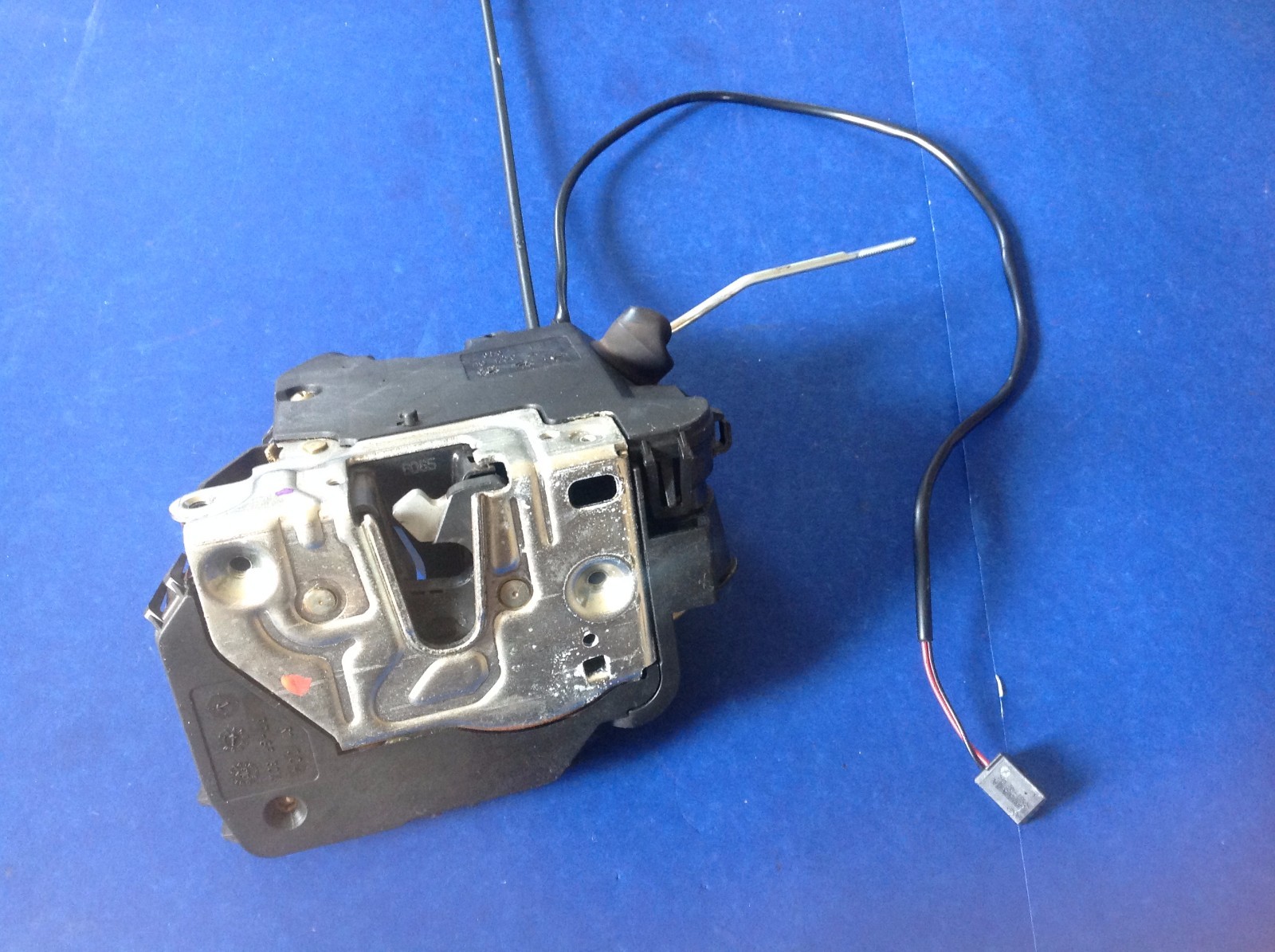 06 MERCEDES W211 E350 REAR RIGHT PASS SIDE DOOR LOCK ACTUATOR OEM A211 ...