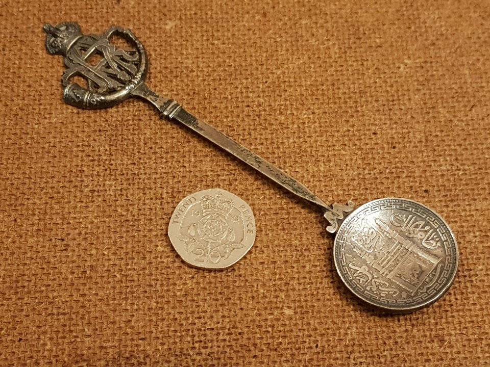Antique Hyderabad HVR Military Crest Spoon 1905 1 Rupee Silver Coin ...
