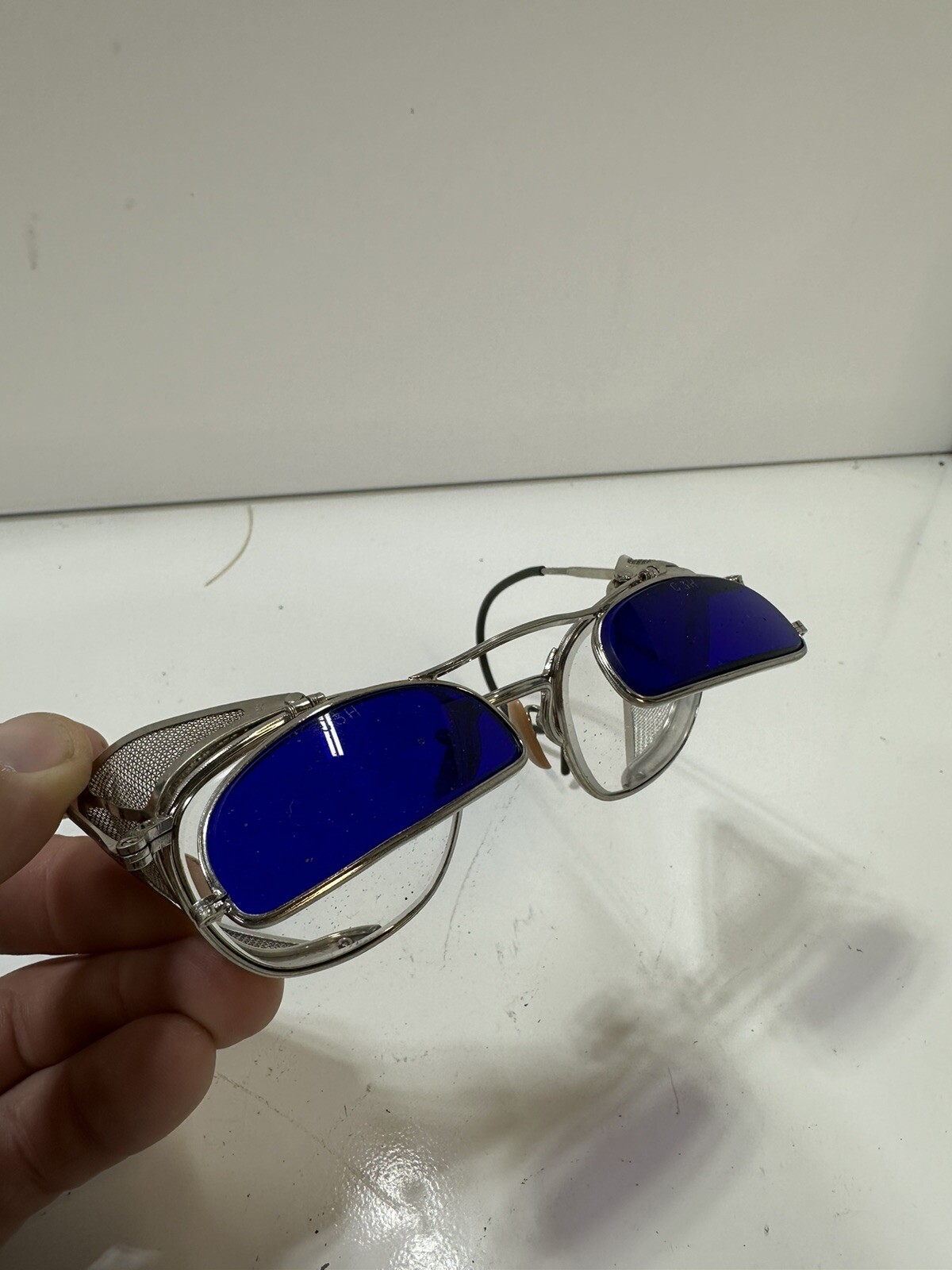 RARE Vintage FLIP UP C3H COBALT TOP GLASS WELDING GLA… - Gem