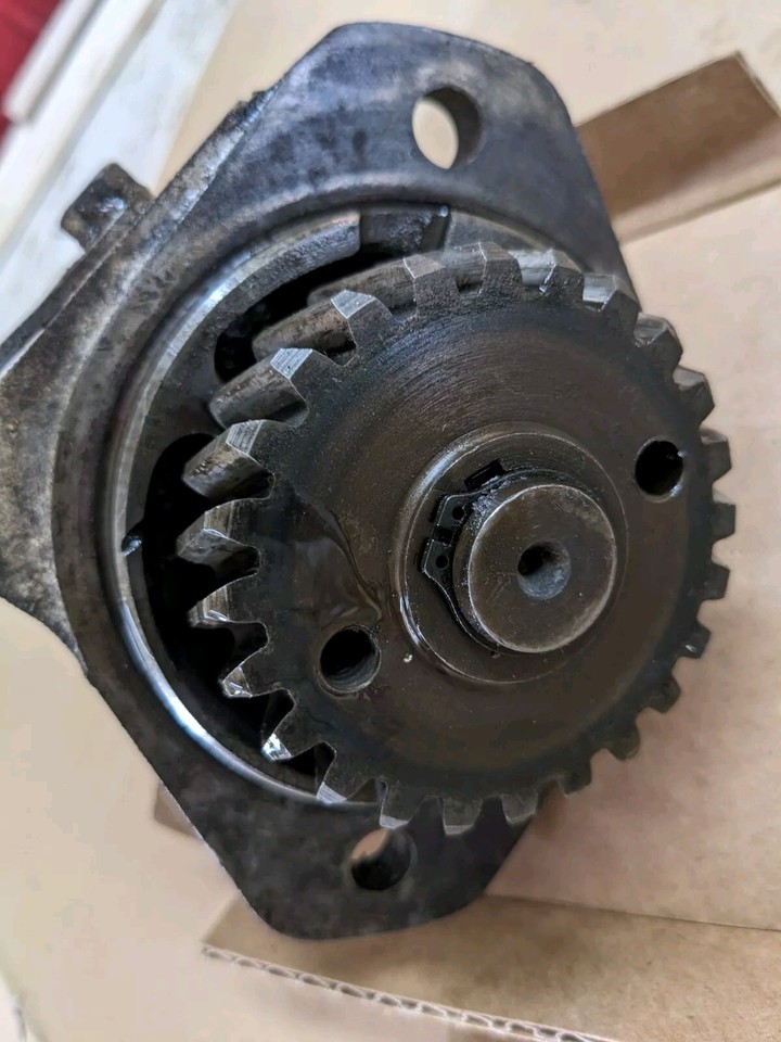 Bobcat 610 600 Distributor Hydraulic Pump Drive Assembly Wisconsin VH4D ...