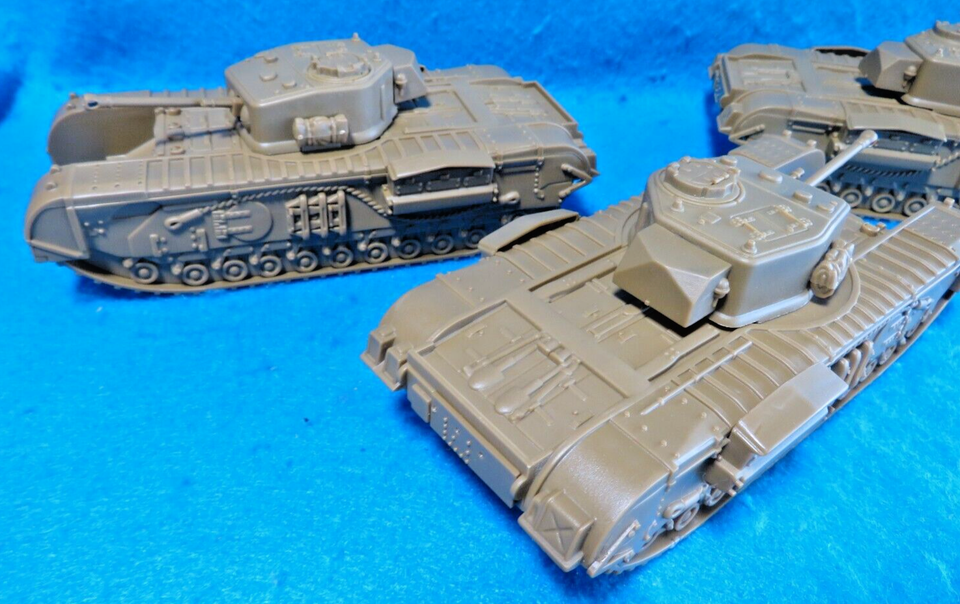 3 X WWII British Churchill Tanks, hard plastic, 1/38 Classic Toy ...