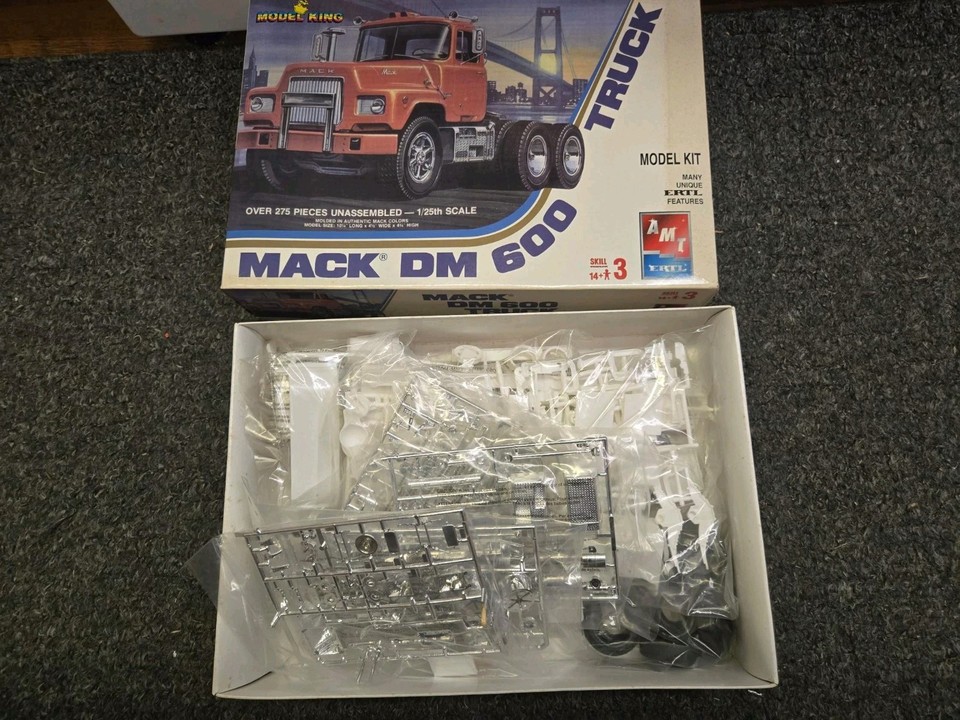 AMT Mack DM 600 Truck 1:25 Scale Model Kit No Decals Or Instructions | eBay