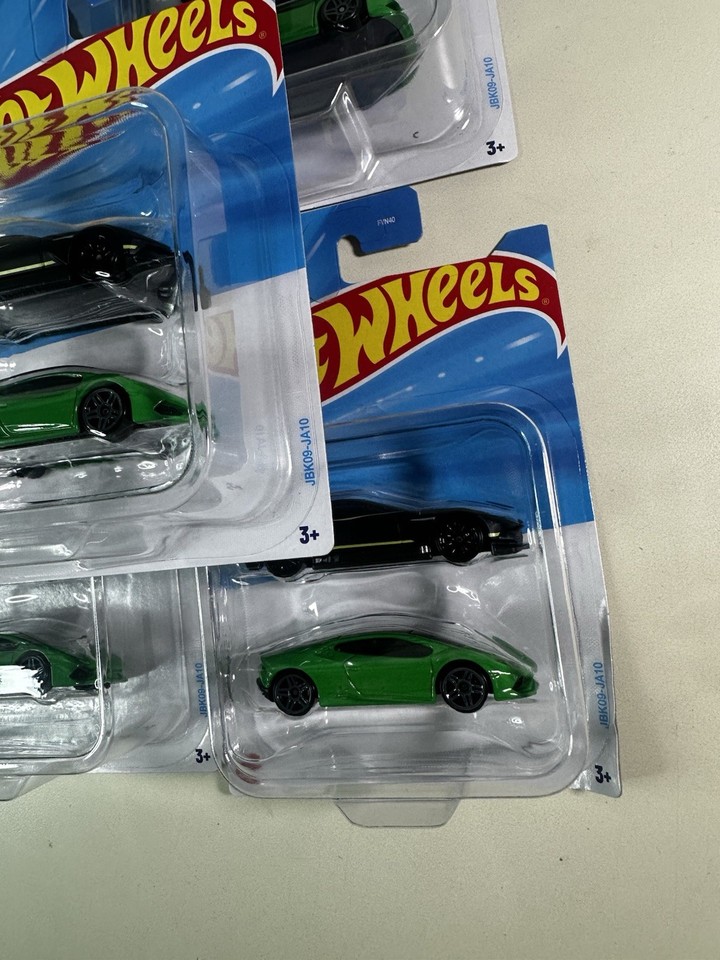 Hot Wheels 2-Pack Aston Martin Vulcan Black Lamborghini Huracan Green ...