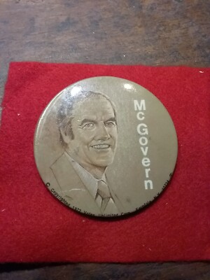 (pgasteelers1)McGovern & Shriver Campaign pins 1972Campaign Democratic ...