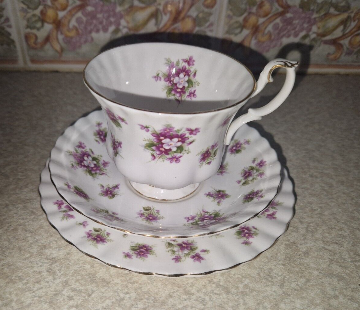 ROYAL ALBERT SWEET VIOLETS BONE CHINA TRIO X 1 SET | eBay UK