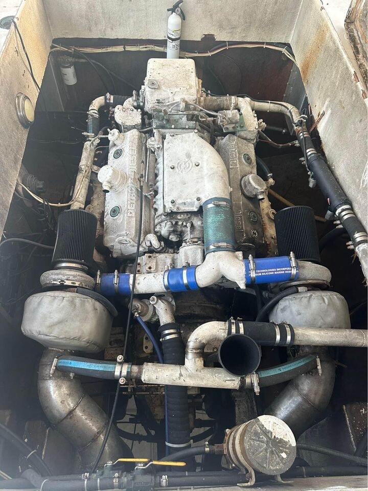 Detroit Diesel 8v92 TA Marine Diesel Engine 735 HP with TWIN DISC MG ...