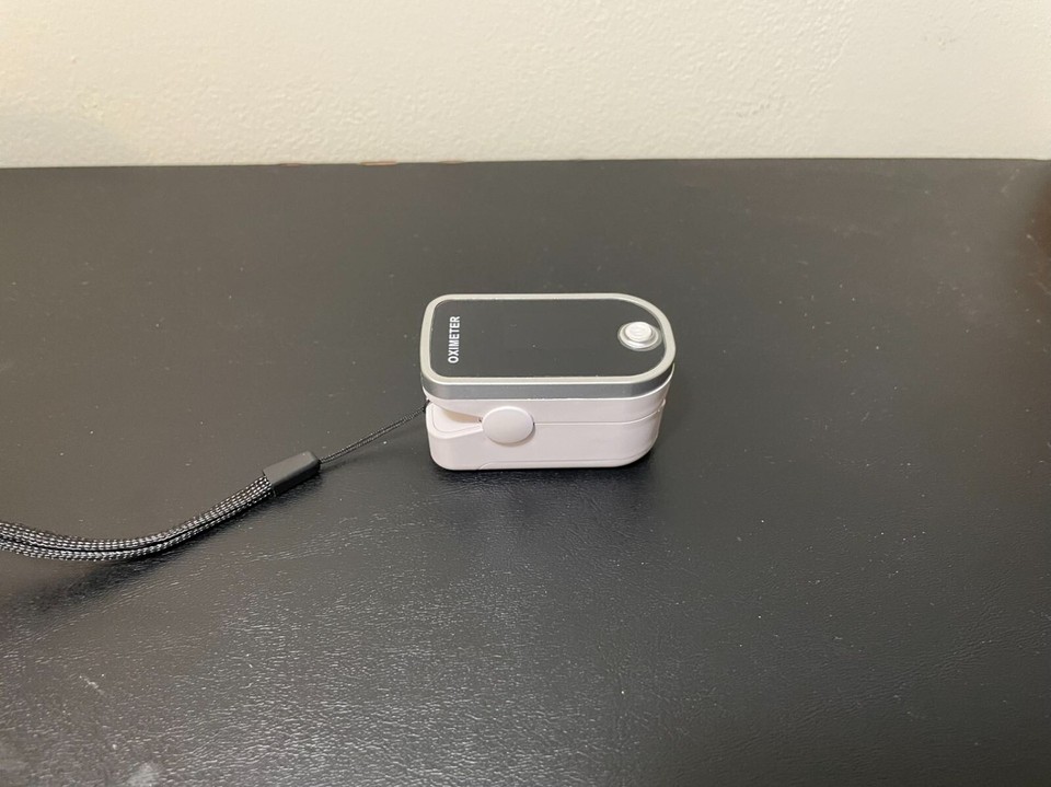 Pulse Oximeter Fingertip OLED Oxygen Saturation SpO₂ Heart Rate Monitor ...