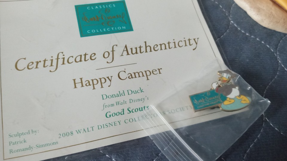 Disney Good Scouts Happy Camper Donald Duck Collectable 2008 With Pin ...