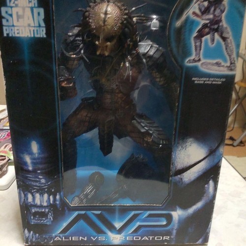 Scar Predator 12-Inch Action Figure with Mask & Weapon, Alien vs ...