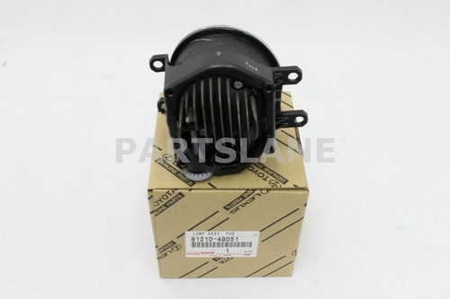 8121048051 Genuine OEM Toyota Lexus RH Bumper LED Fog Light Lamp 81210 ...