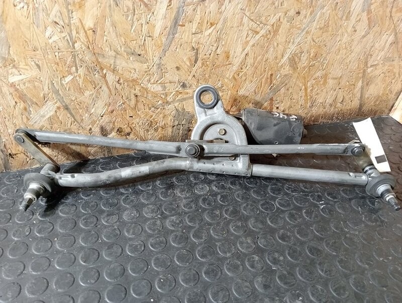 0390241355 wischermotor vorne at BMW SERIE 3 BERLINA E46 320D 1998 ...