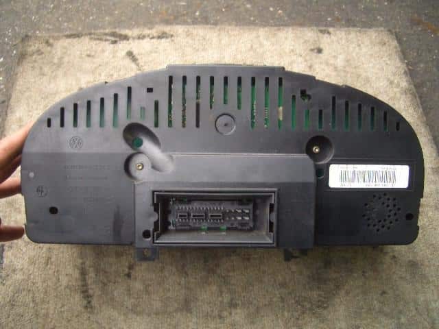 VOLKSWAGEN Golf 2005 GH-1KBLP Speedometer 1K0 920 851 A [Used ...