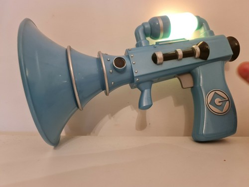 Minions Fart Gun Blaster Megaphone Despicable Me Lights & Sounds ...
