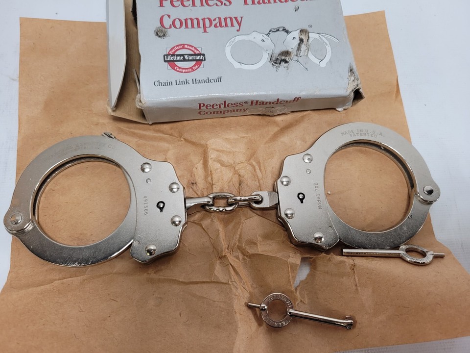 Peerless Handcuff Company Chain Link Handcuffs & Keys Nickel N491566 | eBay