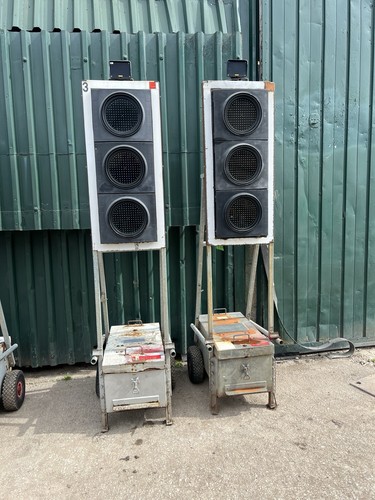 2x Hollco Signals Road Traffic Light Red Green amber £275+vat Control ...