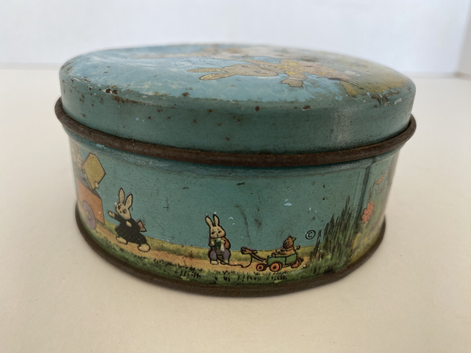 Vintage Peter Rabbit Round Tin Can With Lid By Tindeco Easter Décor | eBay