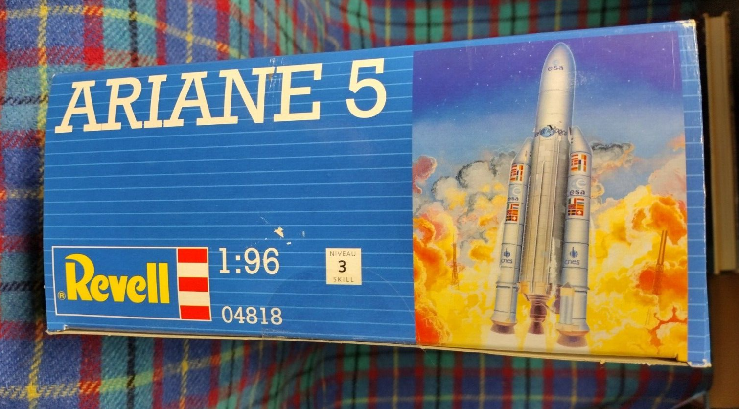 VINTAGE NEW 1998 REVELL ARAINE 5 ROCKET MODEL KIT BOOSTERS 1/96 SCALE ...